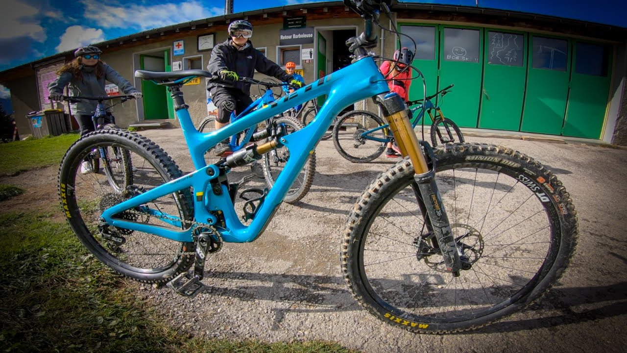 Riding 2020 Dream Enduro MTB @ Bike Test Gryon - YouTube
