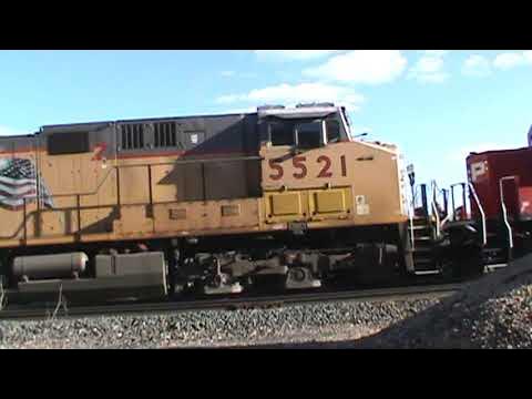 CEFX #3109, CP #2306 + UP #5521 Manifest Train through Saint Paul - YouTube