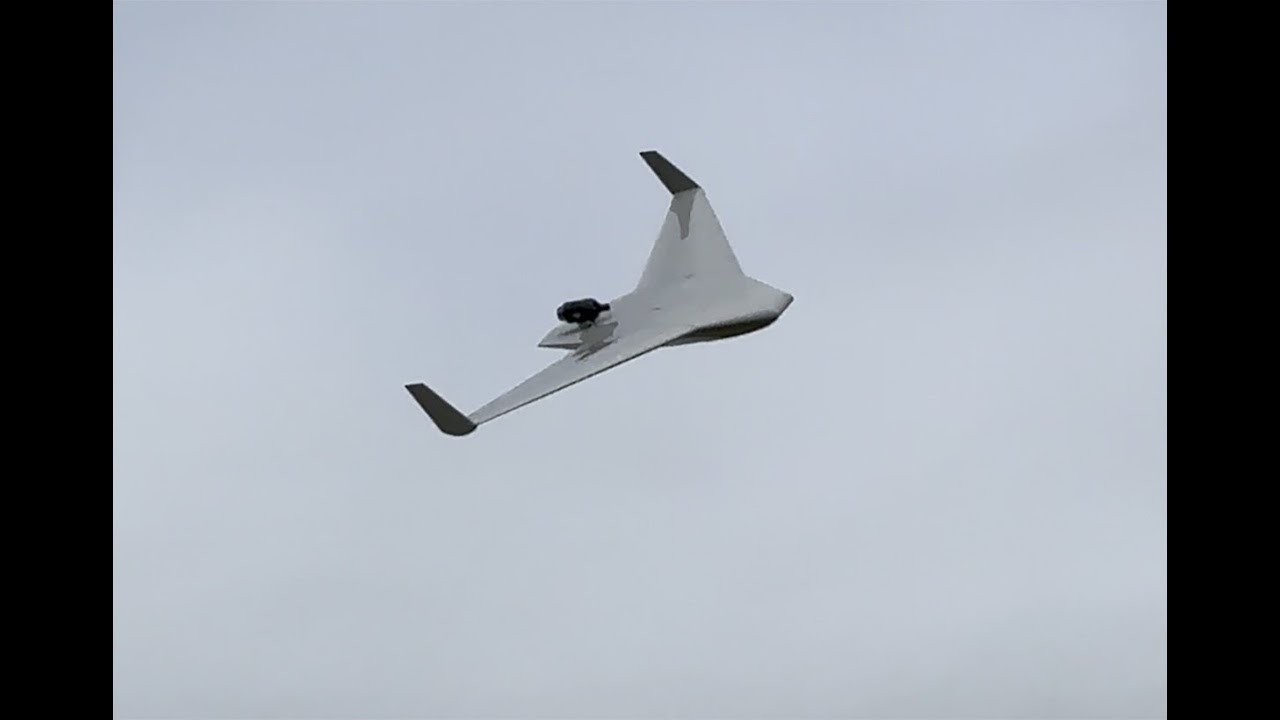 Veloce 330, une munition française aile volante avec réacteur de ...