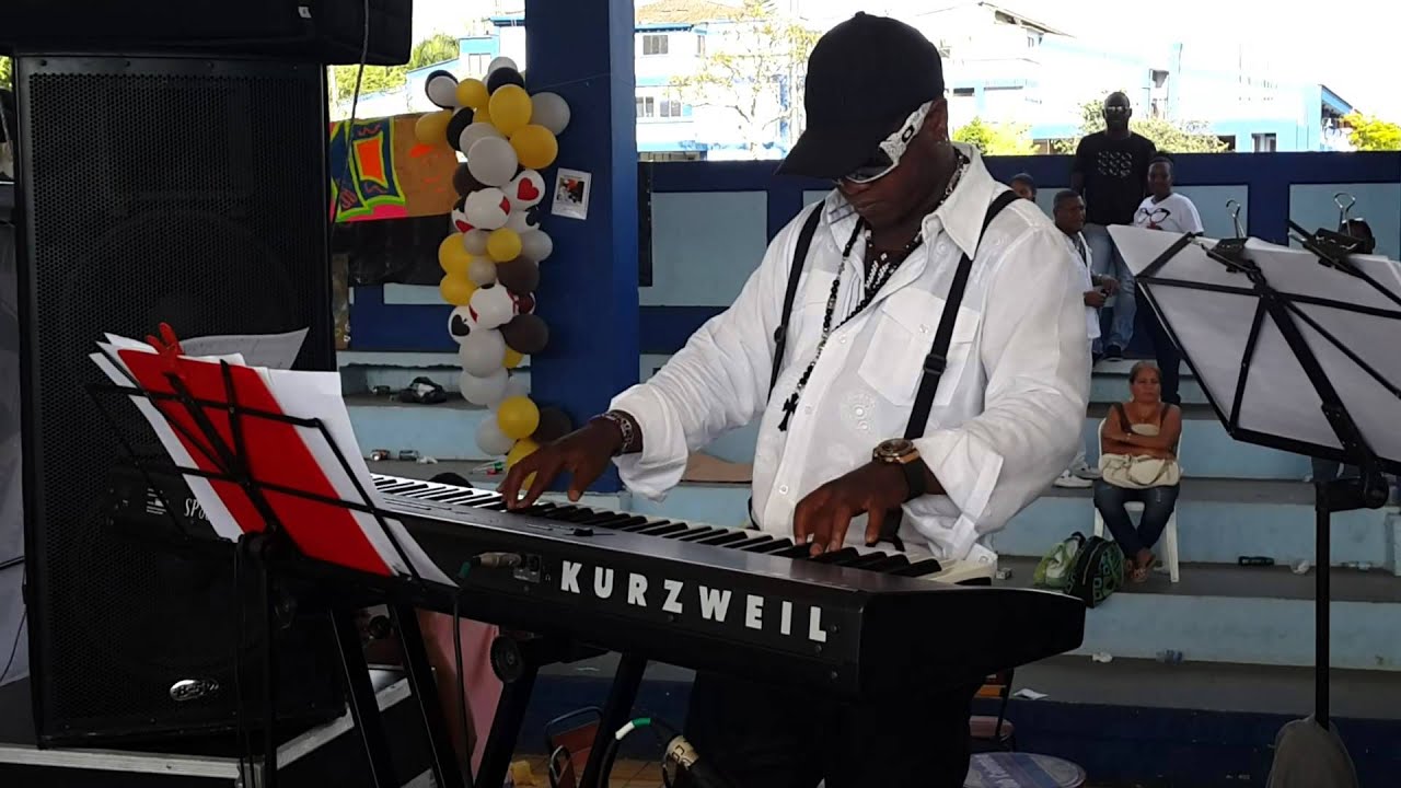 TIRSO DUARTE EN EL PIANO aniversario dia 5 de octubre del 2013 - YouTube