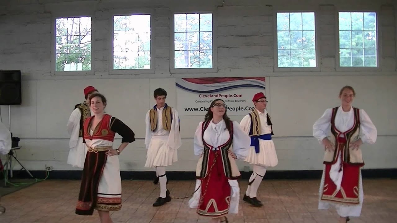 Kyklonas Hellenic Dancers Celtic influenced dance - YouTube