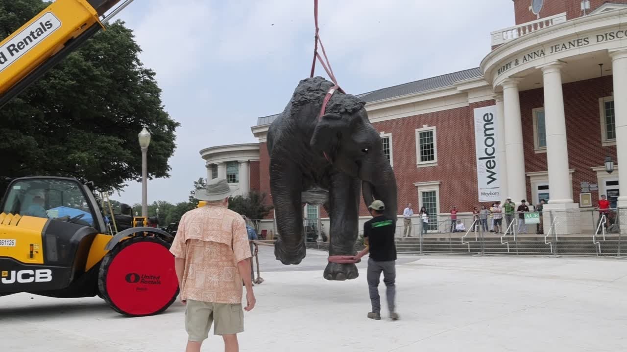 Mammoths moving in at Mayborn Museum with bronze statues - YouTube