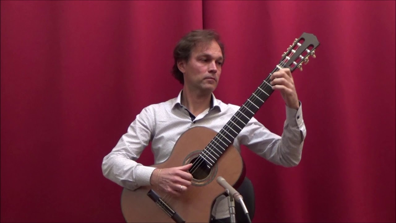 Fabio de Portu esegue esercizio in la sui legati di F. Carulli - YouTube