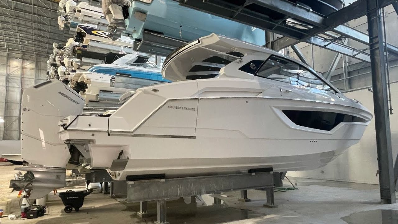2022 Cruisers Yachts 42 GLS | DUAL Mercury 600’s | MarineMax Pompano ...