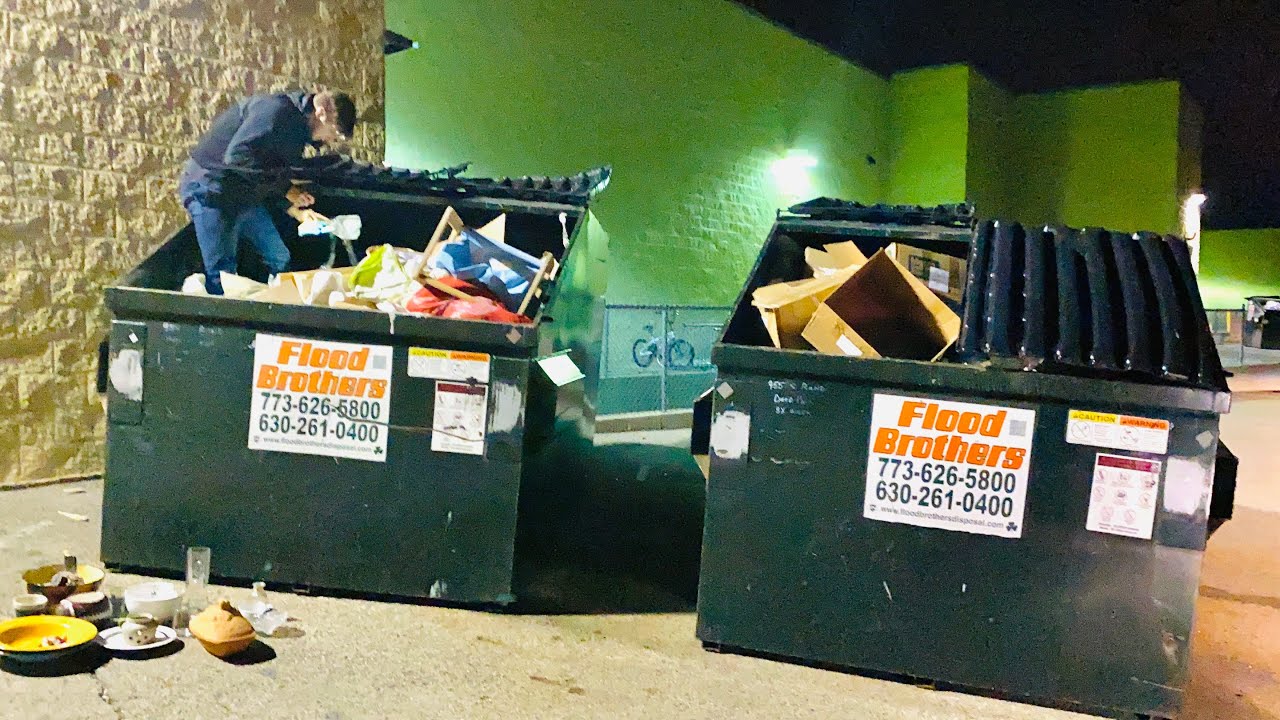 SMOOTHEST COP ENCOUNTER WHILE DUMPSTER DIVING?? - YouTube