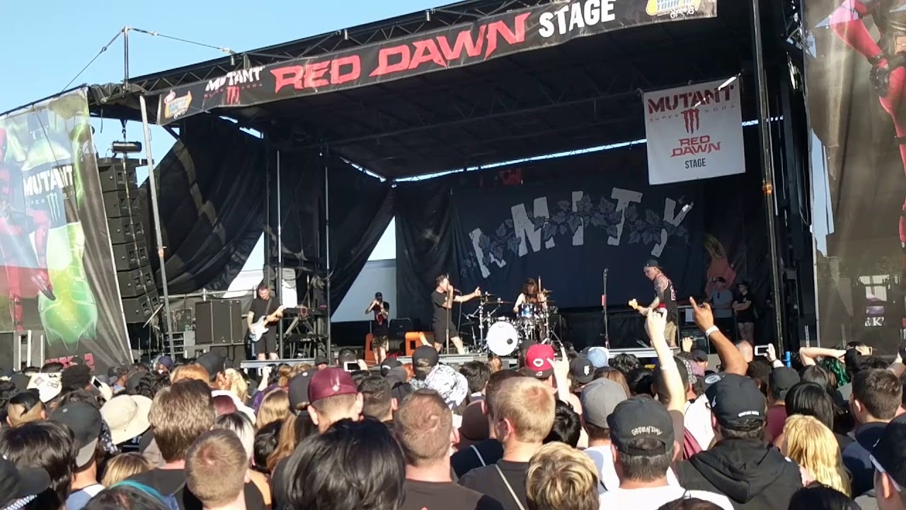 The Amity Affliction - Ivy (Doomsday) - Live @ Vans Warped Tour in ...