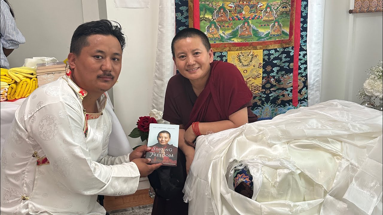 Ani choying drolma la in kyidug house - YouTube
