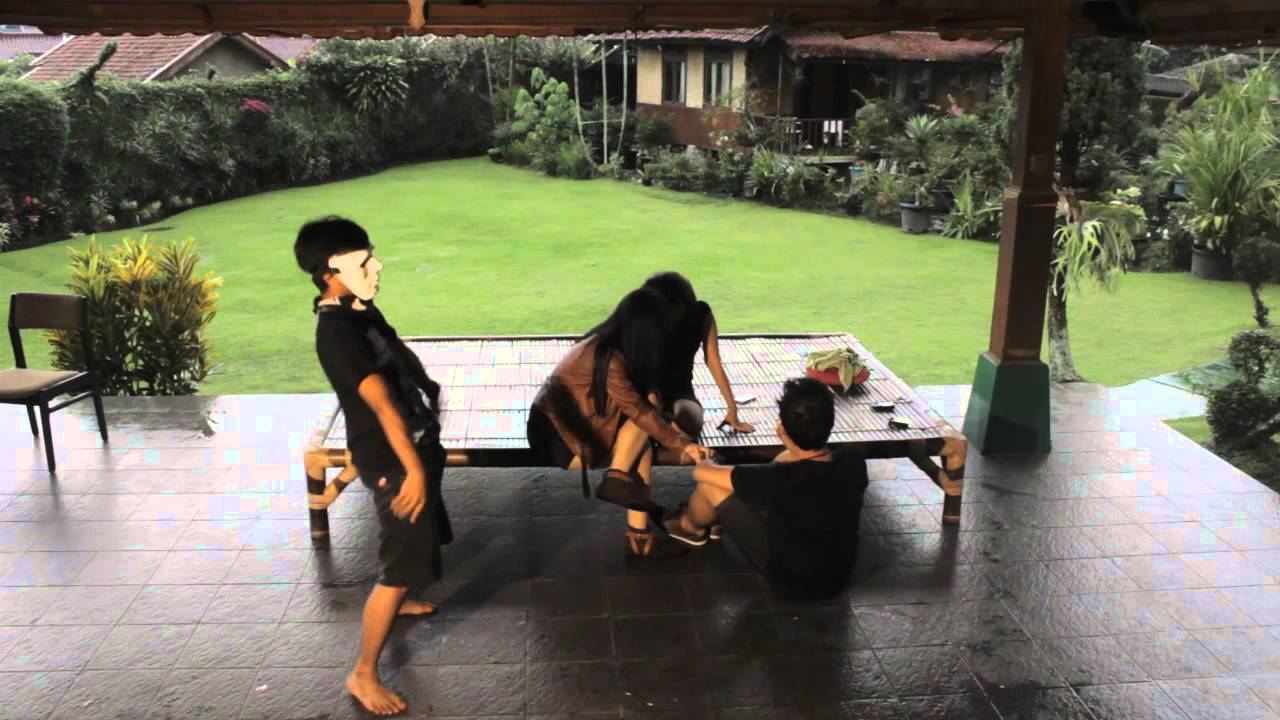 Harlem Shake THE HOUSE - YouTube