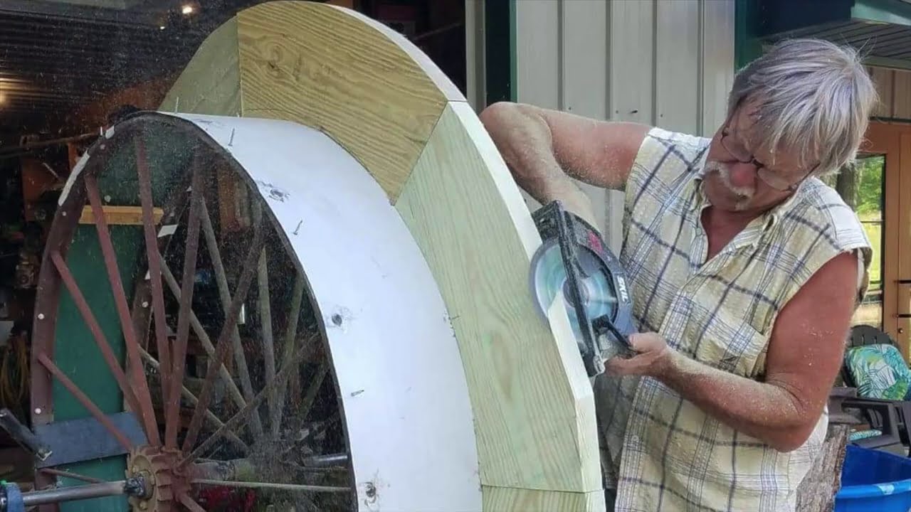 Making old Wagon Wheels into a Water Wheel - Slideshow - YouTube