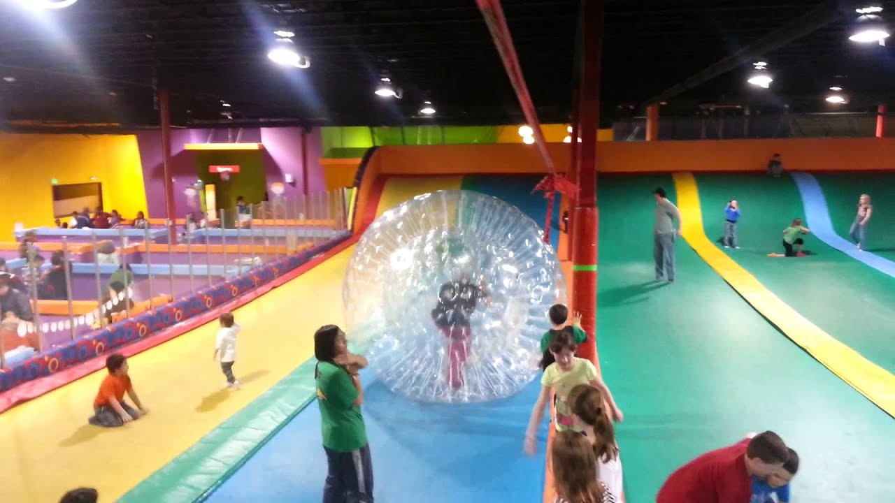 Nicole's Birthday at Jumpoline Park - YouTube