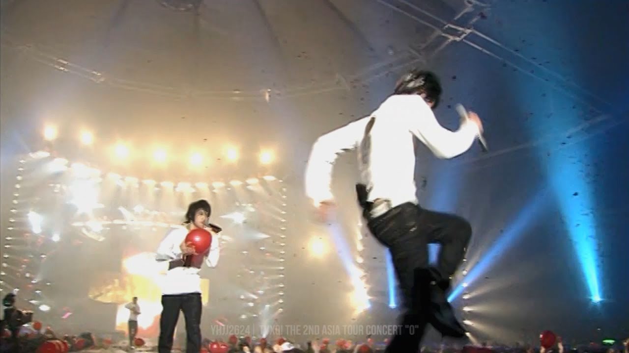동방신기 - Hug | TVXQ! THE 2ND ASIA TOUR CONCERT "O" - YouTube