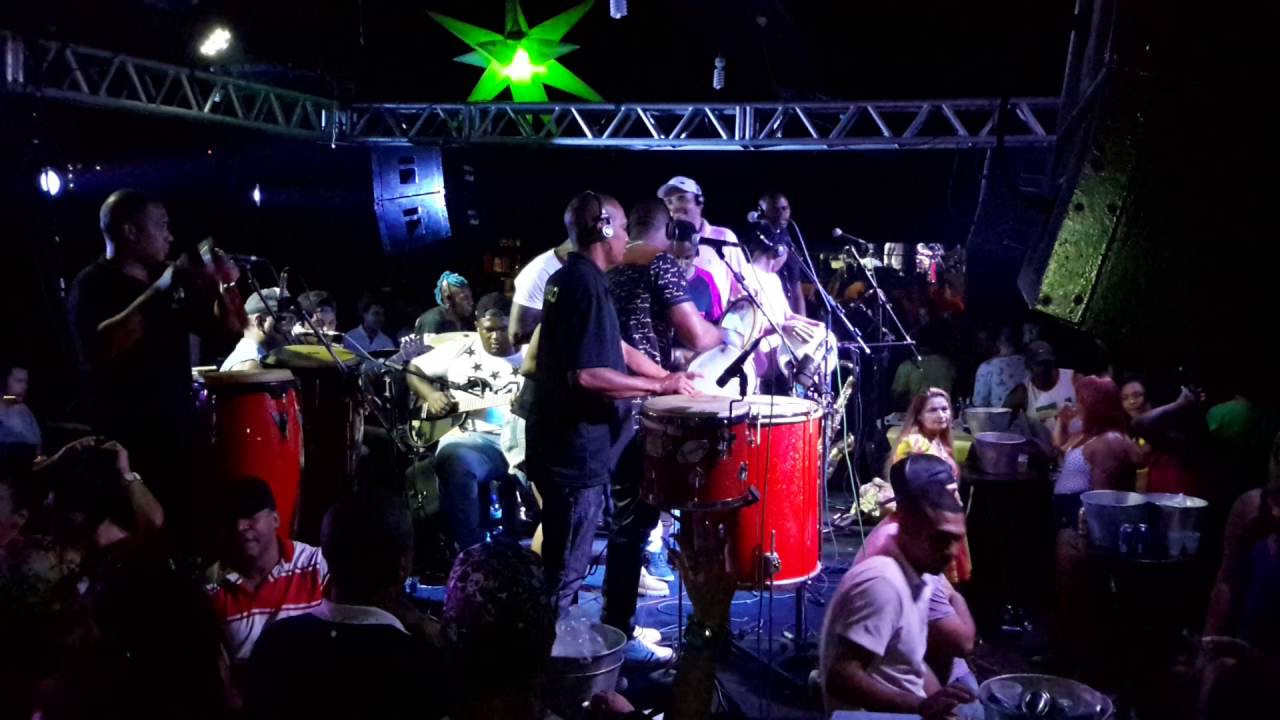 Show do mente rara no emoções da rocinha(2) - YouTube