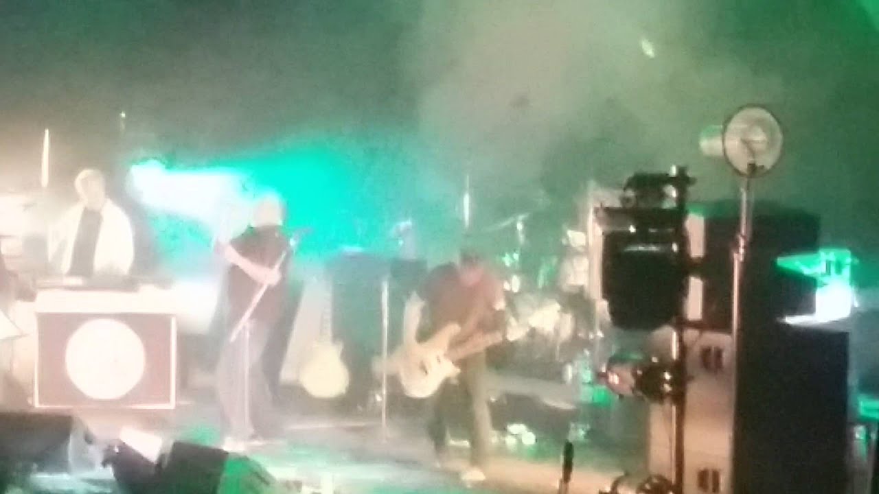 Ween-poop ship destroyer, live @1st bank center 2-13-16 - YouTube