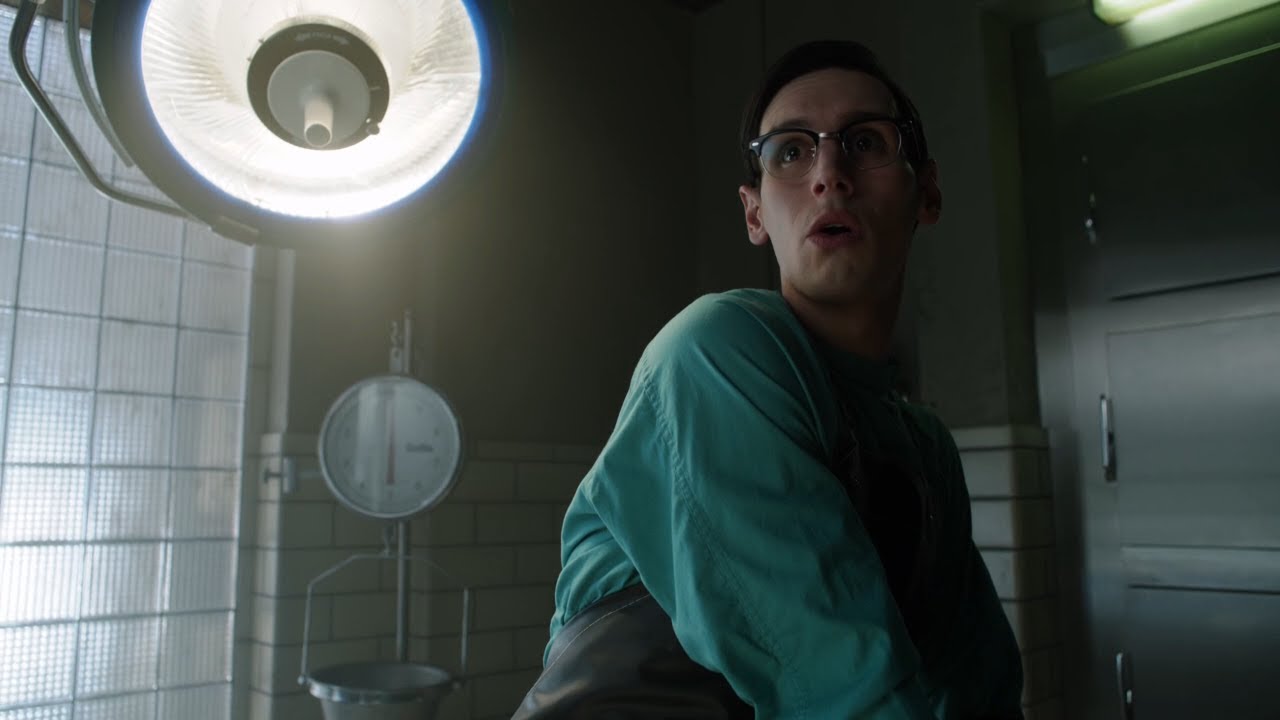 Ed 'Riddler' Nygma Caught With His Hand In Corpse (Gotham TV Series ...
