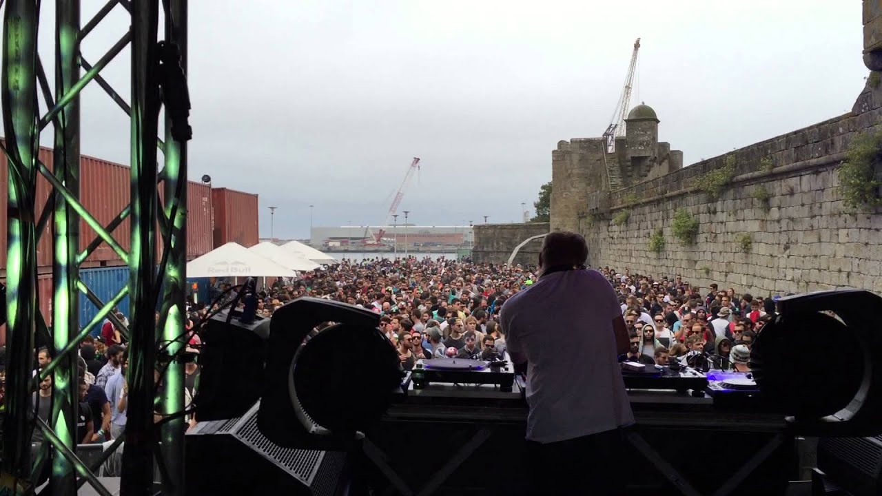 Zadig closing Dj set at NEOPOP Festival 2015 - YouTube