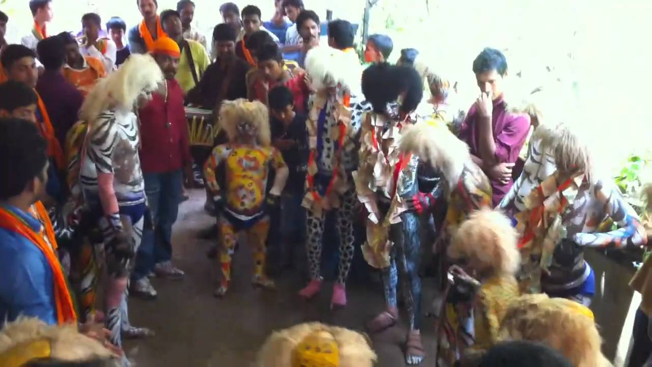 Pili Vesha (Tiger Dance) At home - YouTube