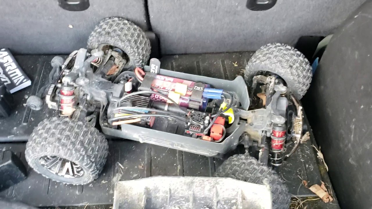 Arrma big rock 3s bash and kraton with a little 🤣 Carnage - YouTube