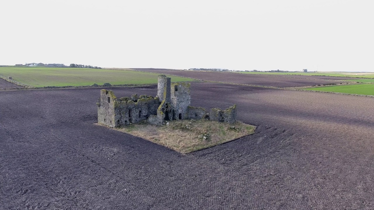 Pitullie Castle - YouTube