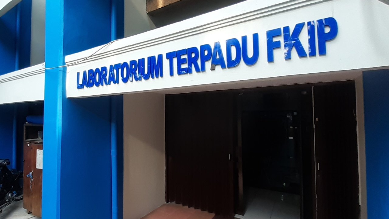 Lab Terpadu FKIP UKSW Salatiga Live Stream - YouTube