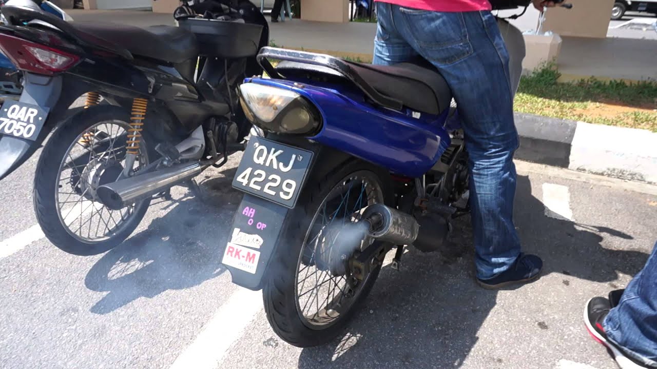Suzuki RG Smoke - YouTube
