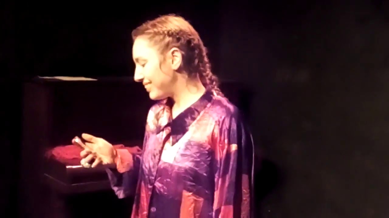 Mora Arenillas en Le Slam Capital - YouTube