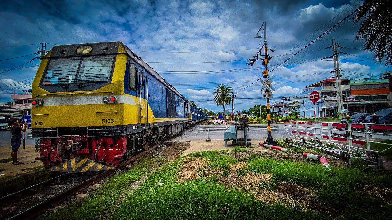 CSR.5103 รถสินค้า Freighttrain No.553 มาบตาพุด - ชุมทางบัวใหญ่ ผ่าน กม. ...