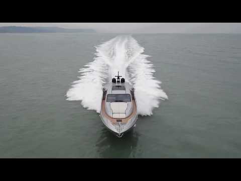 Pershing 7X - The Lightspeed