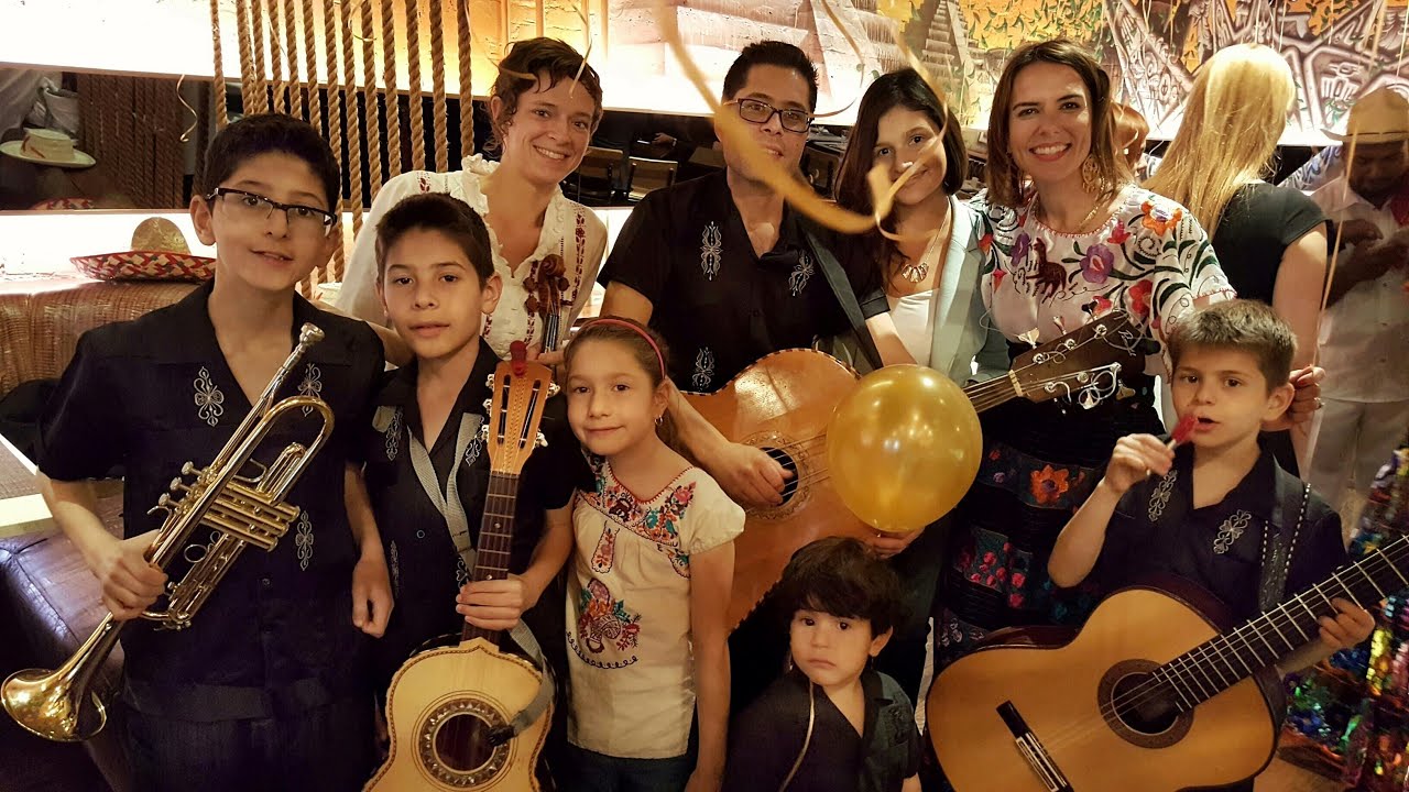 5 de Mayo WGN TV 2016: Cielito Lindo Family Folk Music - YouTube