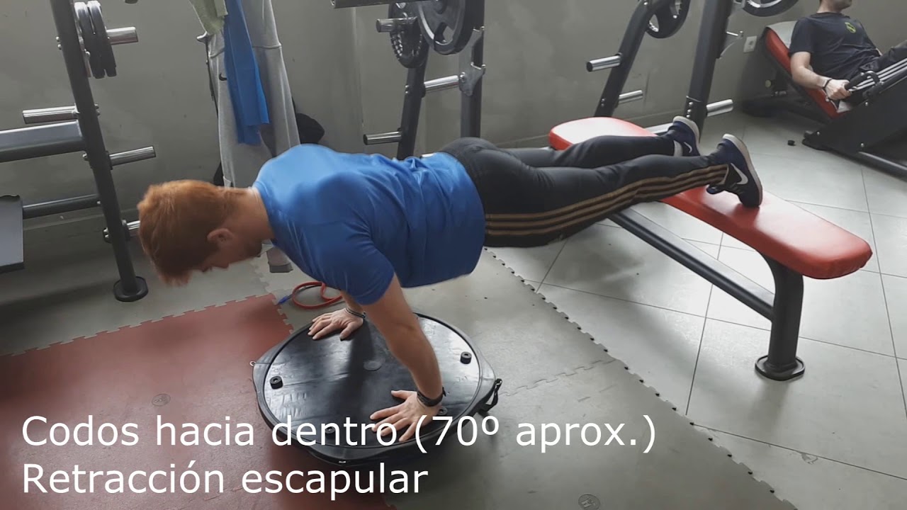 Flexiones declinadas en bosu - YouTube