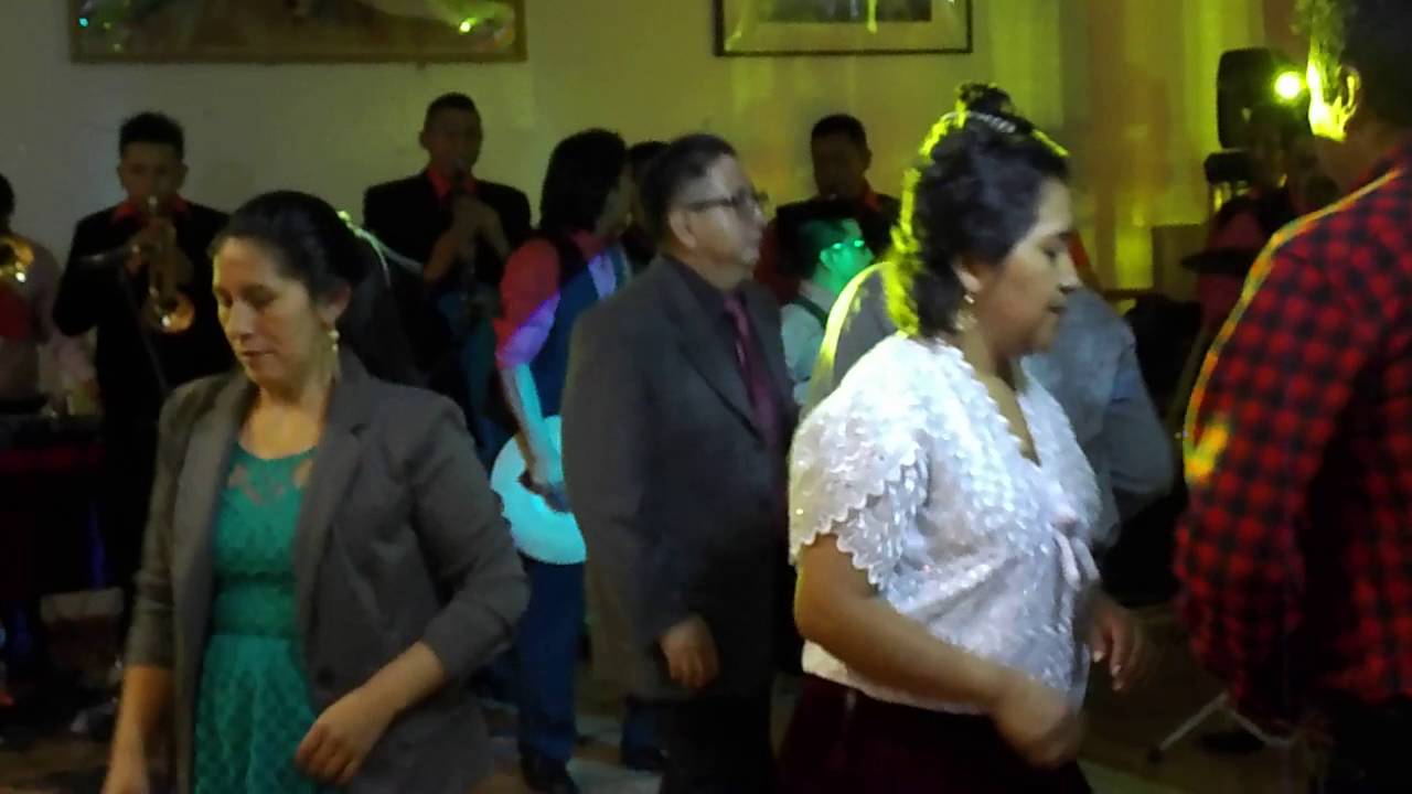 banda santa cecilia de queens mosaico maria chun chun - YouTube