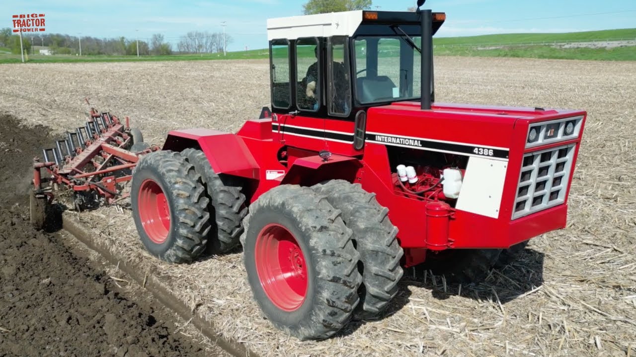 INTERNATIONAL 4386 Tractor Plowing - YouTube