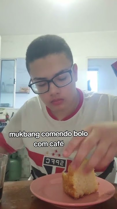 Mukbang comendo bolo com café - YouTube