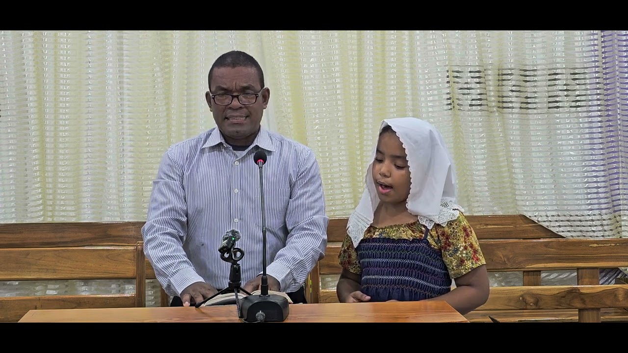 La voz hermana Quiriath Herrera y Caleb Herrera - YouTube