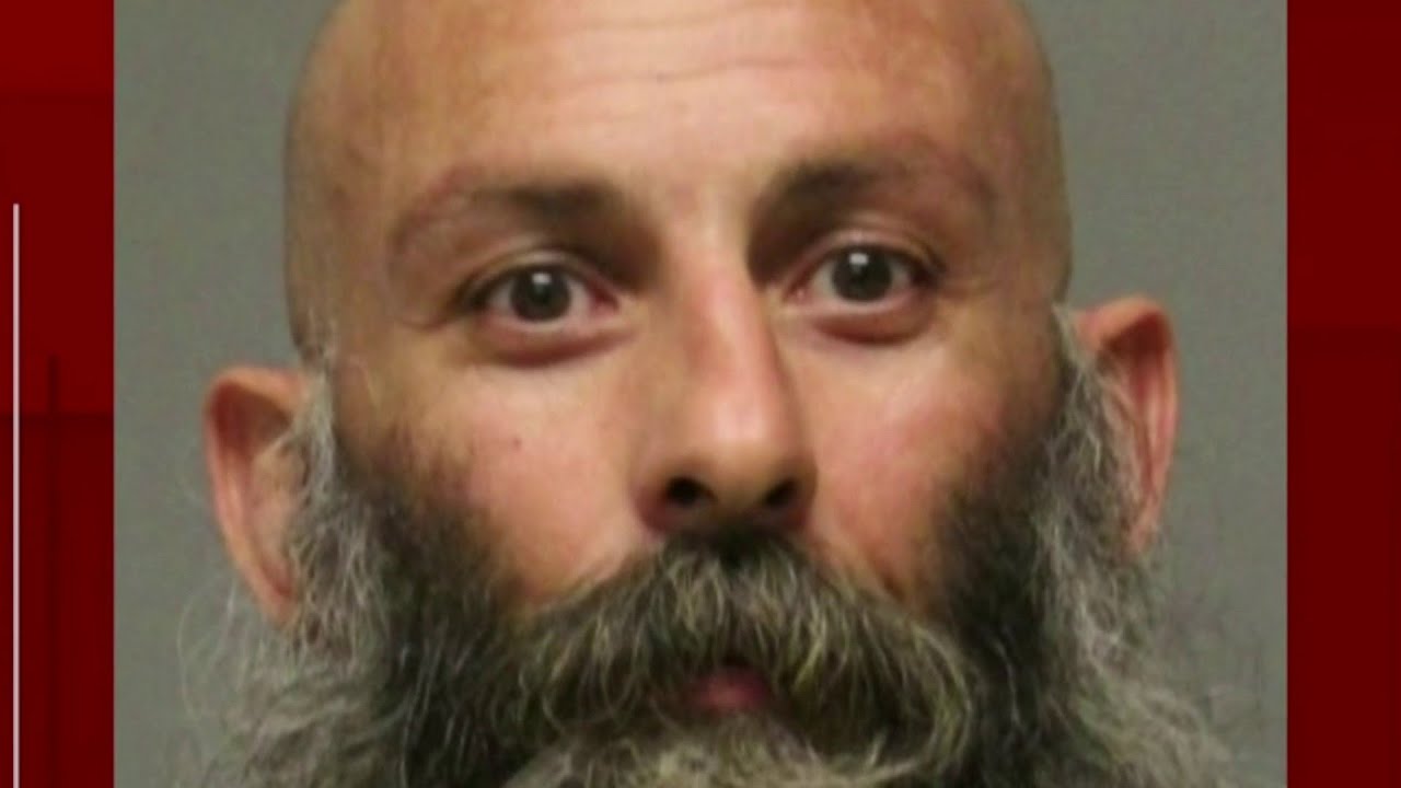 Prosecutors show evidence found in Barry Croft's home - YouTube