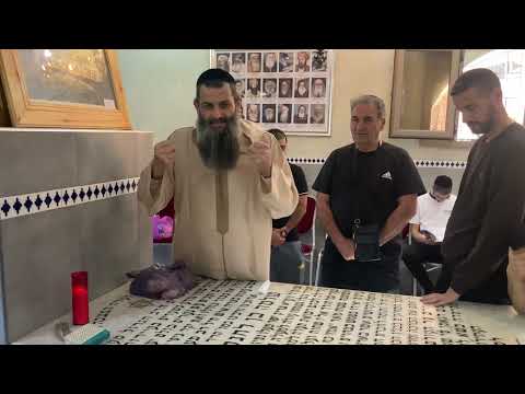 ברכת כבוד הרב לוגסי שליט״א בציון של רבי שלמה בן חנש זקצ״ל בעמק האוריקה, מרקש מרוקו🙌🏻