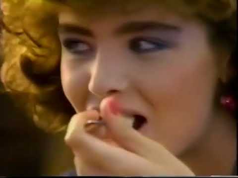Maybelline Mascara Commercial (1983)