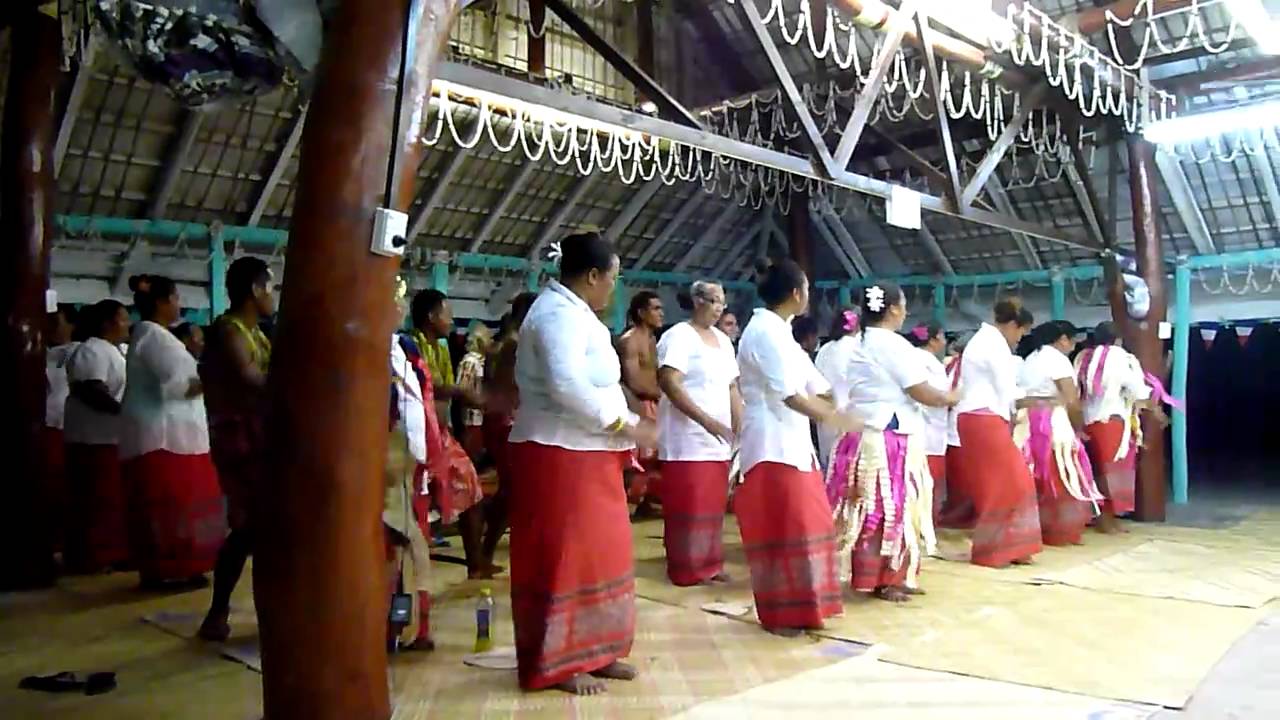 Fakaofo Dance (Tokelau Genaralfono Mar, 2011) - YouTube