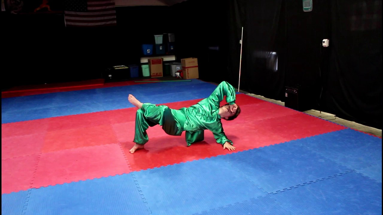 John Bitting Drunken Boxer kung fu form - YouTube