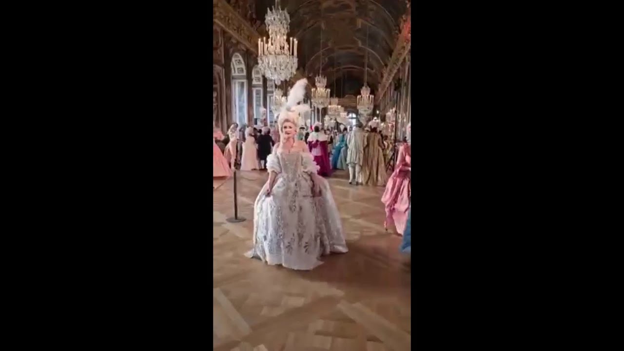 Party at Versailles: Stunning 18th-century costumes on display at ...