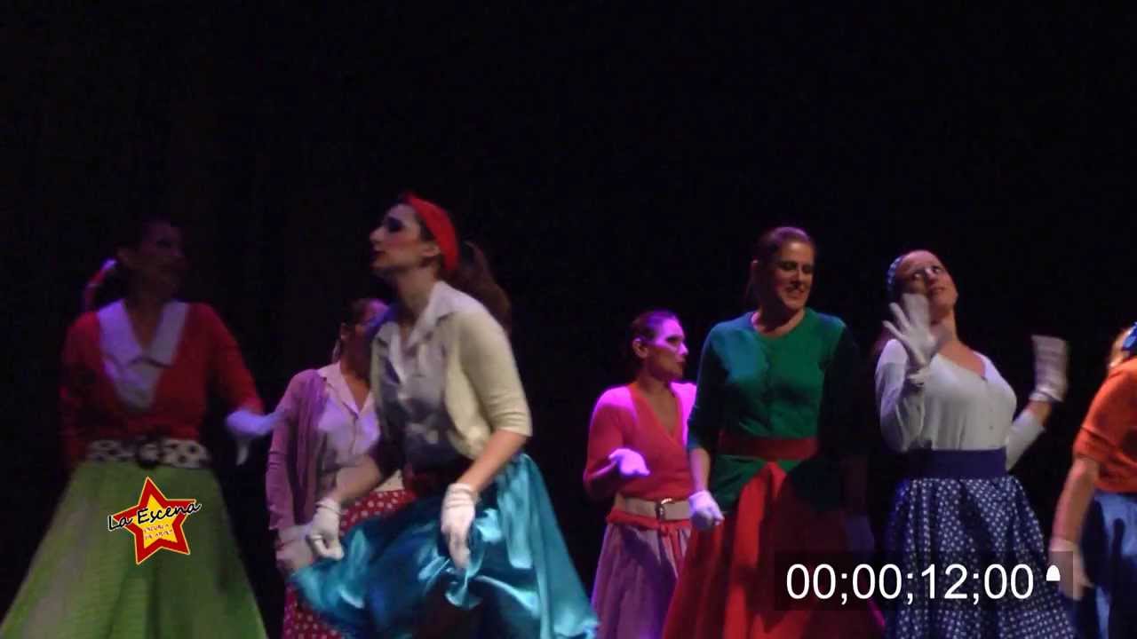 GREASE - "NOCHE DE VERANO" - LA ESCENA ESCUELA - PASEO LA PLAZA - YouTube