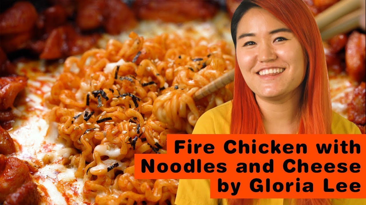 Fire Chicken with Noodles and Cheese / 치즈 불닭 볶음면 - YouTube