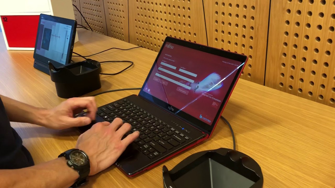 Fujitsu Australia demonstrates its PalmSecure technology to iTWire.com ...