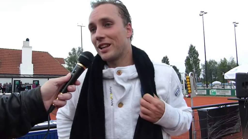 Steve Darcis signe son retour au 10.000$ de Damme - YouTube