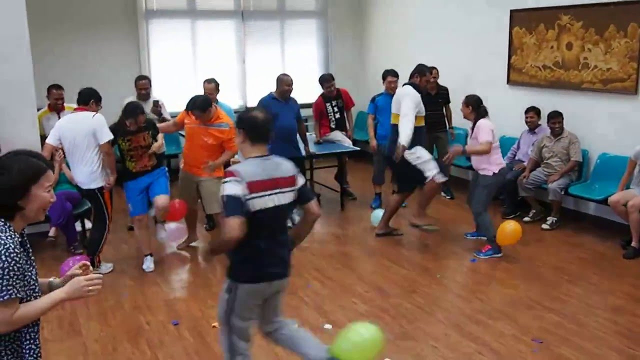 Balloon dance part 3 - YouTube