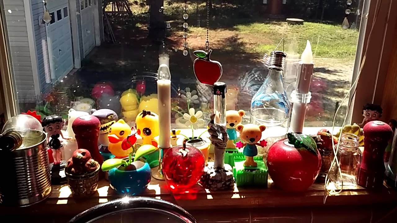 Mom's haul and assorted solar window dancing gadgets and Betty Boop ...