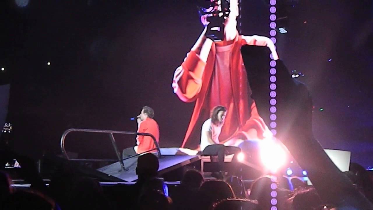 One Direction - Night Changes OTRA O2 Arena - YouTube