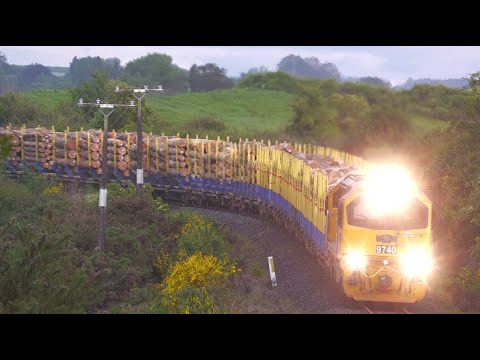 Spectacular Video - Massive log train by Drone - Tirau - YouTube