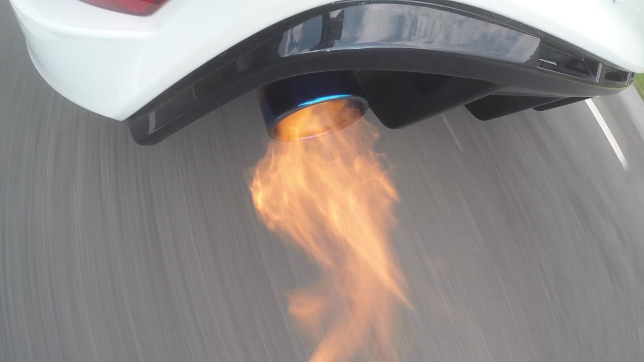 Ford Focus RS mk2 Flames - YouTube