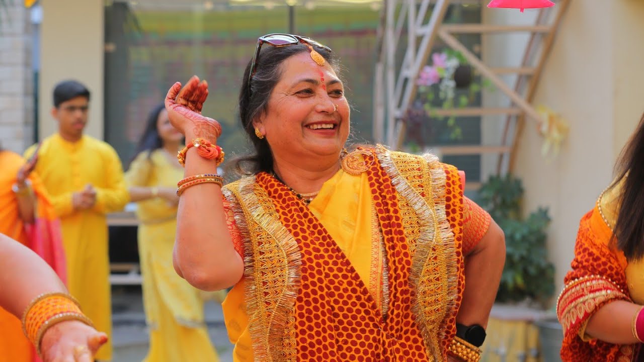@snappygirls02 Kumauni Wedding Haldi Geet Sangeet - YouTube