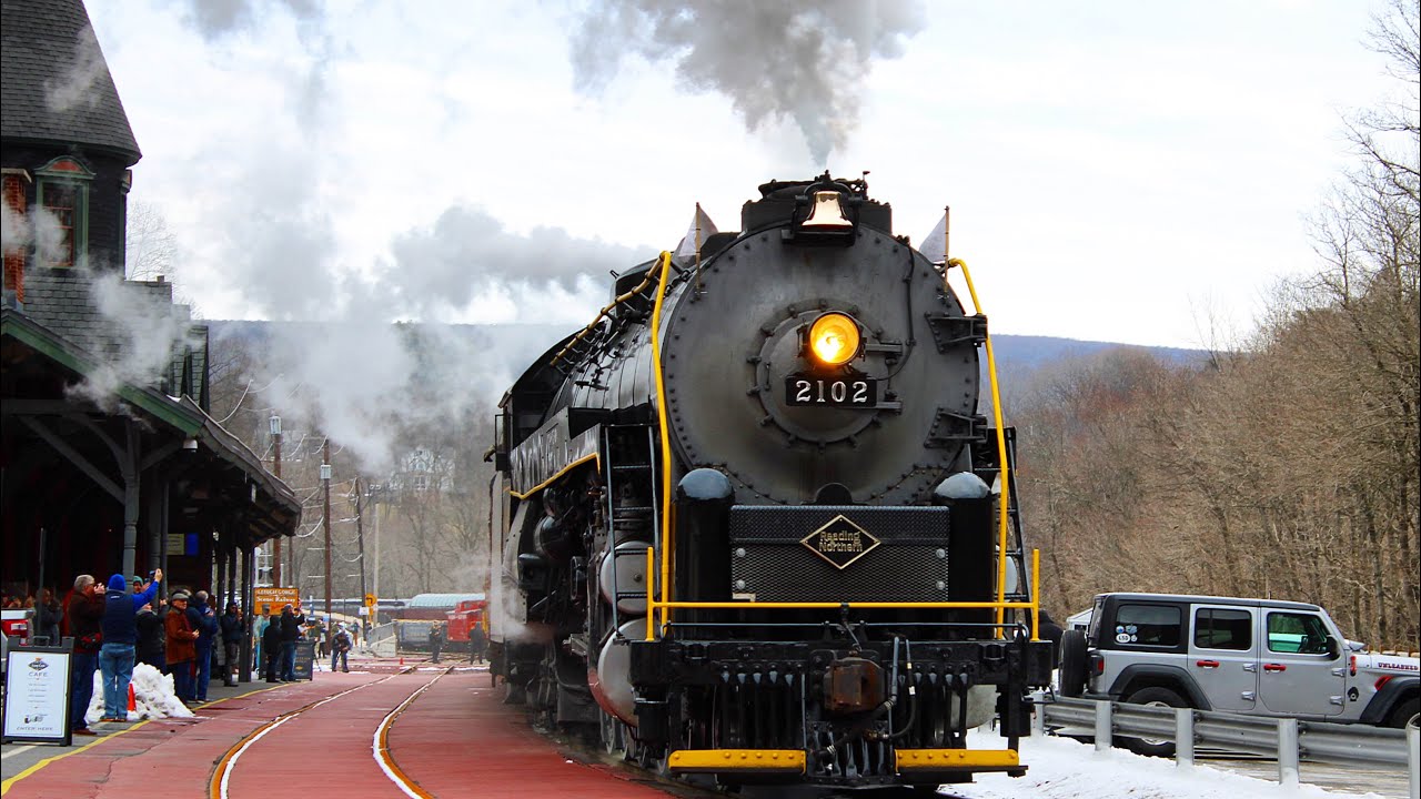 Reading & Northern 2102: Winter steam on the Road of Anthracite - YouTube
